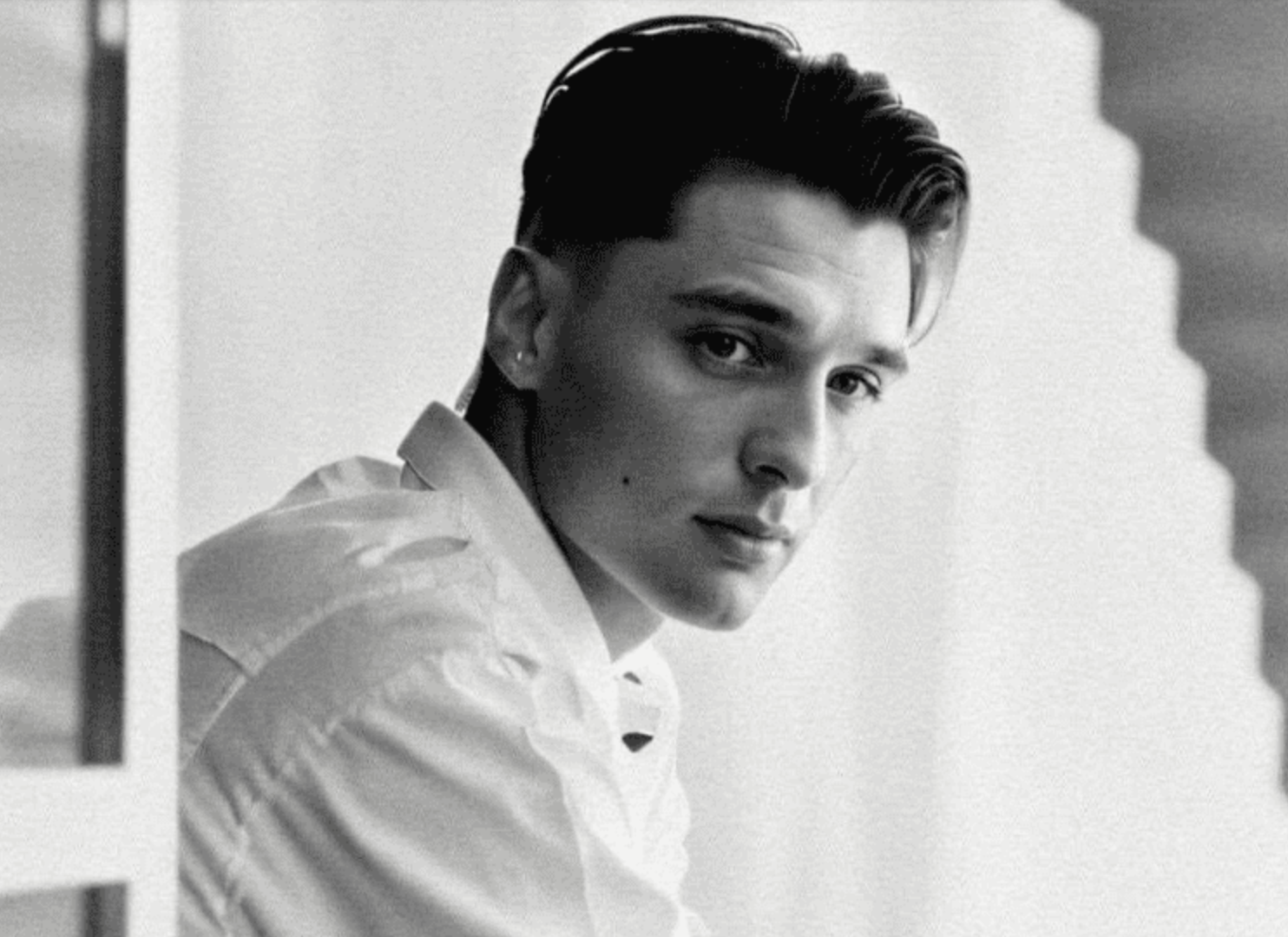 Peso Pluma Sorprende con ¿Radical Cambio de Look? - obrnoticias.com